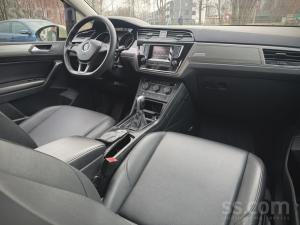 Dzeltens Volkswagen Touran 2017 Rīga, ar dzinēja tilpumu 2.00 L un nobraukumu 0 tūkst. km par 3500 €, foto 8 vietnē AUTOMOTO.COM.LV