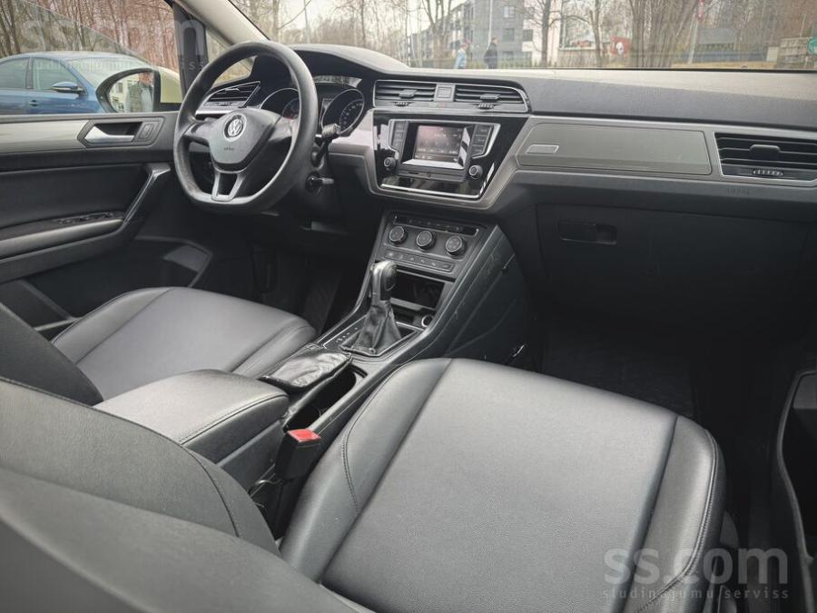 Dzeltens Volkswagen Touran 2017 Rīga, ar dzinēja tilpumu 2.00 L un nobraukumu 0 tūkst. km par 3500 €, foto 8 vietnē AUTOMOTO.COM.LV
