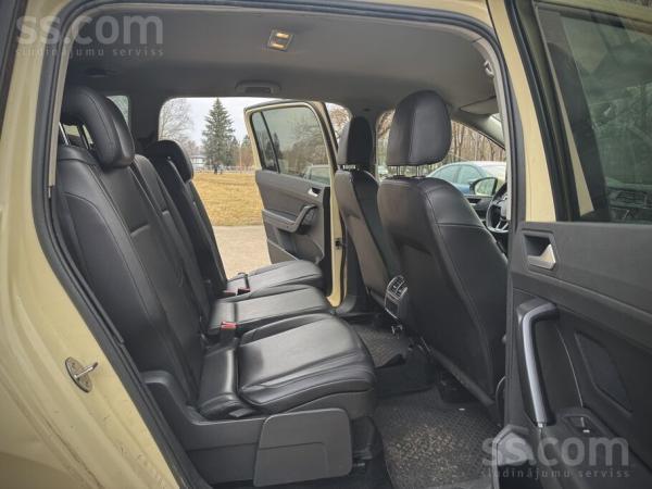 Yellow Volkswagen Touran 2017 in Riga, with an engine capacity of 2.00 L and mileage of 0 thousand km for 3500 €, photo 8 on AUTOMOTO.COM.LV