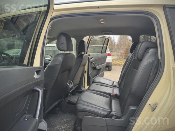 Yellow Volkswagen Touran 2017 in Riga, with an engine capacity of 2.00 L and mileage of 0 thousand km for 3500 €, photo 9 on AUTOMOTO.COM.LV