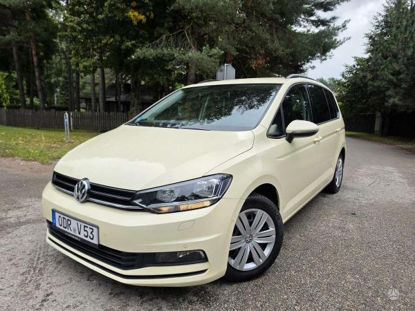 Yellow Volkswagen Touran 2017 in Prienai, with an engine capacity of 2.00 L and mileage of 296 thousand km for 6099 €, photo 4 on AUTOMOTO.COM.LV