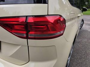 Yellow Volkswagen Touran 2017 in Prienai, with an engine capacity of 2.00 L and mileage of 296 thousand km for 6099 €, photo 7 on AUTOMOTO.COM.LV