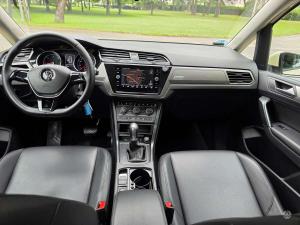 Yellow Volkswagen Touran 2017 in Prienai, with an engine capacity of 2.00 L and mileage of 296 thousand km for 6099 €, photo 13 on AUTOMOTO.COM.LV