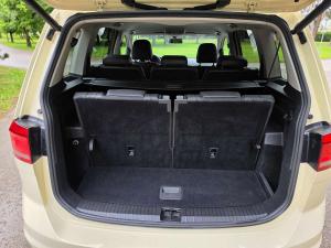 Yellow Volkswagen Touran 2017 in Prienai, with an engine capacity of 2.00 L and mileage of 296 thousand km for 6099 €, photo 15 on AUTOMOTO.COM.LV