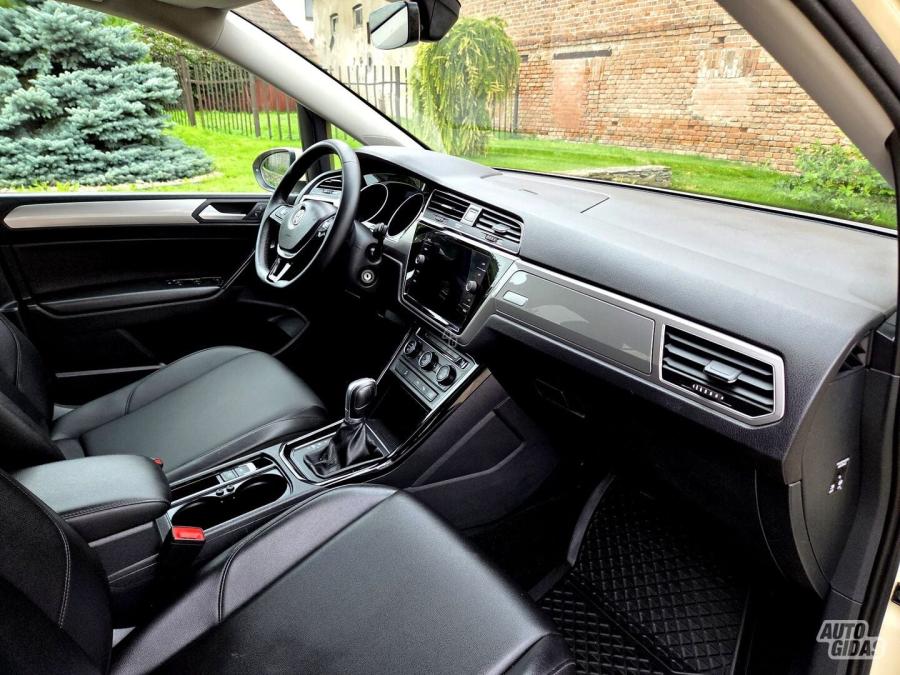 Dzeltens Volkswagen Touran 2017 Viļņa, ar dzinēja tilpumu 2.00 L un nobraukumu 388 tūkst. km par 7300 €, foto 24 vietnē AUTOMOTO.COM.LV