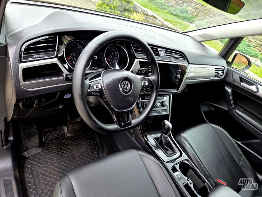 Dzeltens Volkswagen Touran 2017 Viļņa, ar dzinēja tilpumu 2.00 L un nobraukumu 388 tūkst. km par 7300 €, foto 29 vietnē AUTOMOTO.COM.LV