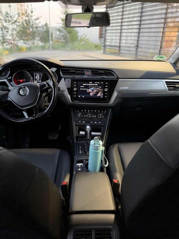 Yellow Volkswagen Touran 2019 in Klaipeda, with an engine capacity of 1.97 L and mileage of 257 thousand km for 8600 €, photo 6 on AUTOMOTO.COM.LV