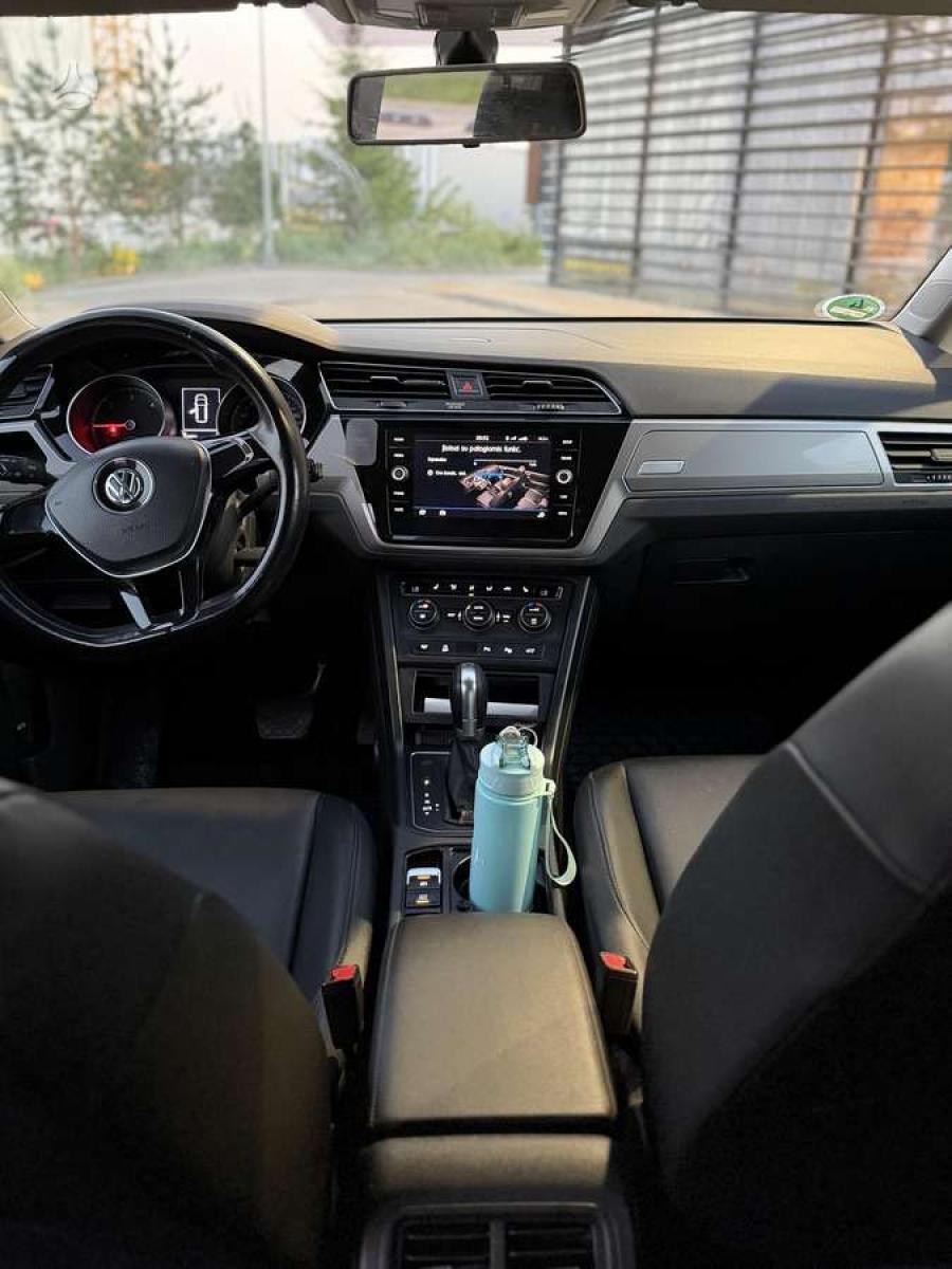 Yellow Volkswagen Touran 2019 in Klaipeda, with an engine capacity of 1.97 L and mileage of 257 thousand km for 8600 €, photo 6 on AUTOMOTO.COM.LV