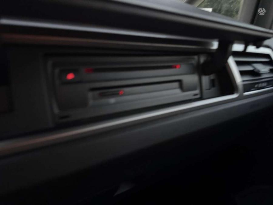 Yellow Volkswagen Touran 2019 in Klaipeda, with an engine capacity of 1.97 L and mileage of 257 thousand km for 8600 €, photo 11 on AUTOMOTO.COM.LV