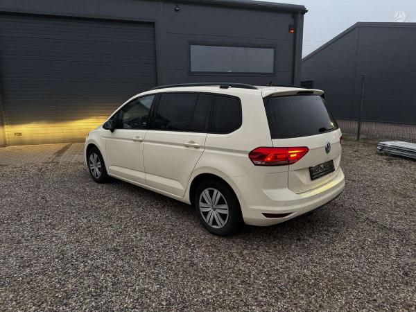 Yellow Volkswagen Touran 2020 in Kaunas, with an engine capacity of 1.60 L and mileage of 375 thousand km for 7700 €, photo 3 on AUTOMOTO.COM.LV