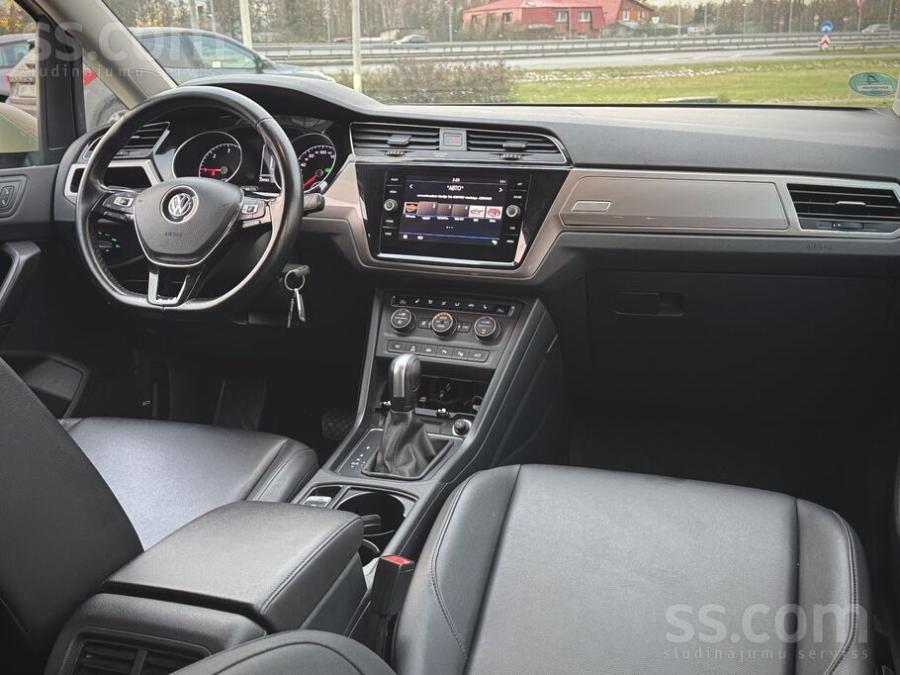 Yellow Volkswagen Touran 2020 in Riga, with an engine capacity of 2.00 L and mileage of 230 thousand km for 8000 €, photo 13 on AUTOMOTO.COM.LV
