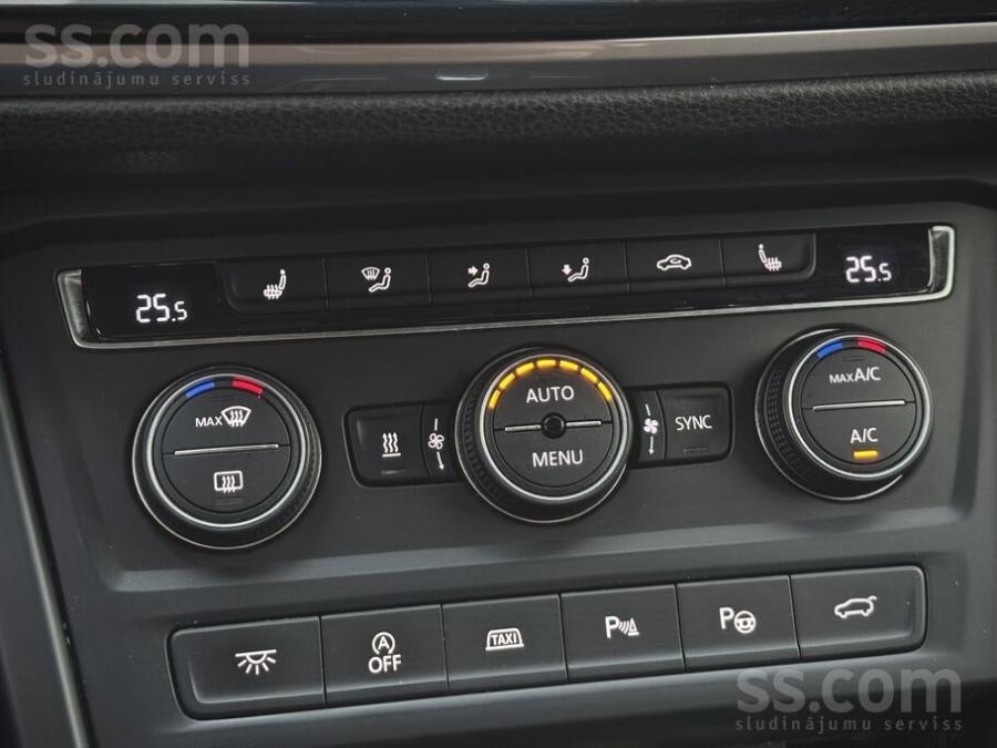 Yellow Volkswagen Touran 2020 in Riga, with an engine capacity of 2.00 L and mileage of 230 thousand km for 8000 €, photo 19 on AUTOMOTO.COM.LV