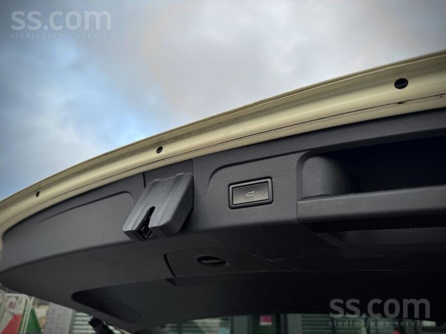 Yellow Volkswagen Touran 2020 in Riga, with an engine capacity of 2.00 L and mileage of 230 thousand km for 8000 €, photo 20 on AUTOMOTO.COM.LV