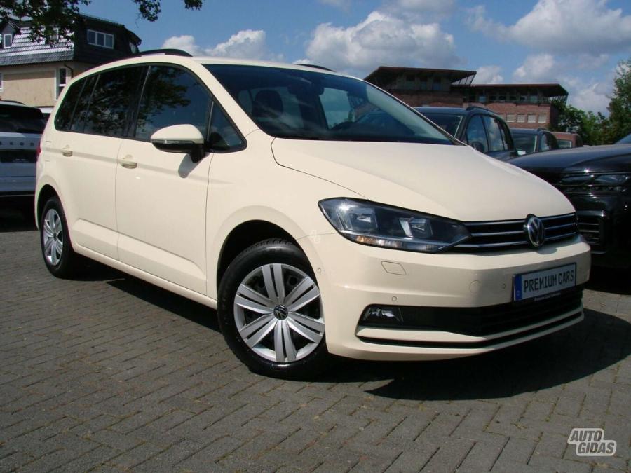 Dzeltens Volkswagen Touran 2023 Kauņa, ar dzinēja tilpumu 2.00 L un nobraukumu 89 tūkst. km par 27961 €, foto 1 vietnē AUTOMOTO.COM.LV