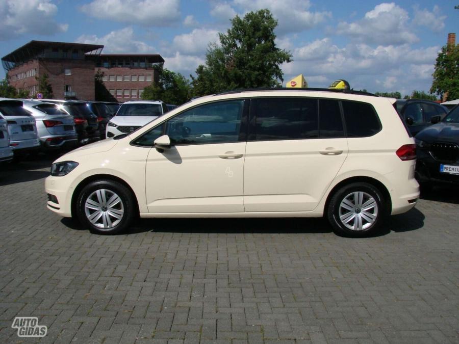 Dzeltens Volkswagen Touran 2023 Kauņa, ar dzinēja tilpumu 2.00 L un nobraukumu 89 tūkst. km par 27961 €, foto 6 vietnē AUTOMOTO.COM.LV
