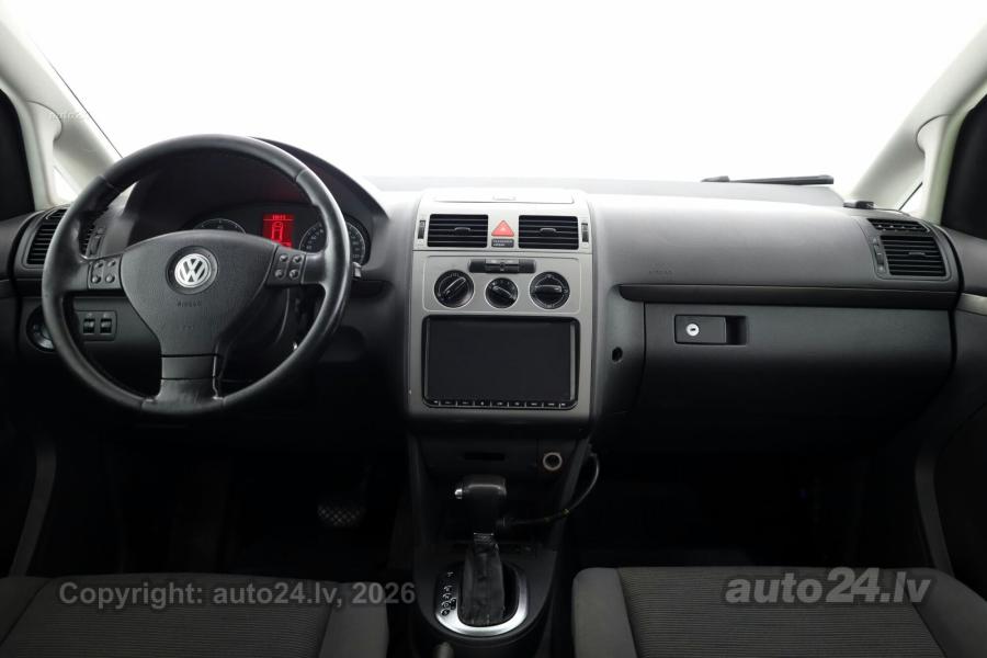 Dzeltens Volkswagen Touran 2010 Tallina, ar dzinēja tilpumu 1.40 L un nobraukumu 218 tūkst. km par 2299 €, foto 6 vietnē AUTOMOTO.COM.LV