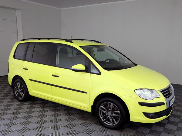 Volkswagen Touran 2010 Tallina vietnÄ Dzeltens Volkswagen Touran 2010 Tallina, ar dzinÄja tilpumu 1.40 L un nobraukumu 218 tÅ«kst. km par 1999 ā¬, foto 1 vietnÄ AUTOMOTO.COM.LV