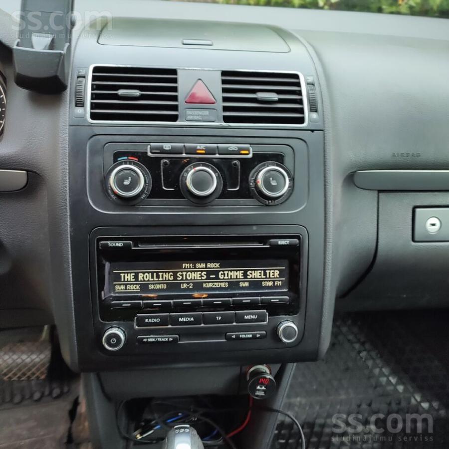 Dzeltens Volkswagen Touran 2015 Liepāja, ar dzinēja tilpumu 2.00 L un nobraukumu 0 tūkst. km par 2100 €, foto 9 vietnē AUTOMOTO.COM.LV