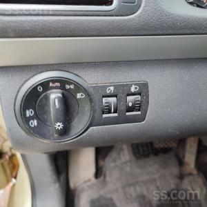Dzeltens Volkswagen Touran 2015 Liepāja, ar dzinēja tilpumu 2.00 L un nobraukumu 0 tūkst. km par 2100 €, foto 10 vietnē AUTOMOTO.COM.LV