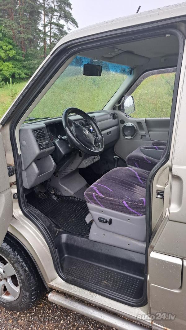 Smilšu krāsa Volkswagen Transporter 2000 Veru, ar dzinēja tilpumu 2.50 L un nobraukumu 357 tūkst. km par 4300 €, foto 1 vietnē AUTOMOTO.COM.LV