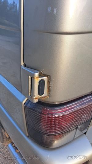 Smilšu krāsa Volkswagen Transporter 2000 Veru, ar dzinēja tilpumu 2.50 L un nobraukumu 357 tūkst. km par 4300 €, foto 12 vietnē AUTOMOTO.COM.LV