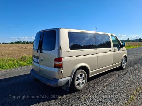 Beige Volkswagen Transporter 2004 in Jogeva, with an engine capacity of 2.50 L and mileage of 655 thousand km for 3000 €, photo 2 on AUTOMOTO.COM.LV