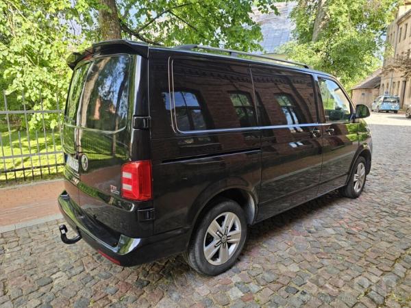 Melns Volkswagen Transporter 2017 Cēsis, ar dzinēja tilpumu 2.00 L un nobraukumu 189 tūkst. km par 16940 €, foto 7 vietnē AUTOMOTO.COM.LV
