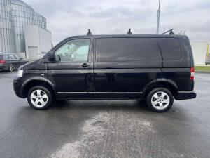 Black Volkswagen Transporter 2005 in Pasvalys, with an engine capacity of 2.50 L and mileage of 270 thousand km for 3750 €, photo 2 on AUTOMOTO.COM.LV