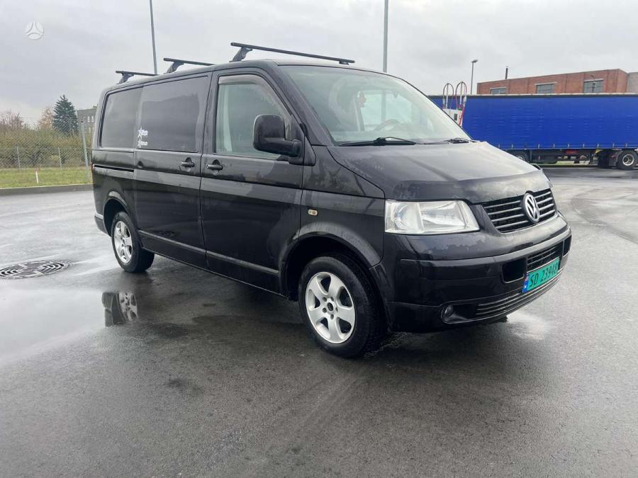 Black Volkswagen Transporter 2005 in Pasvalys, with an engine capacity of 2.50 L and mileage of 270 thousand km for 3750 €, photo 5 on AUTOMOTO.COM.LV