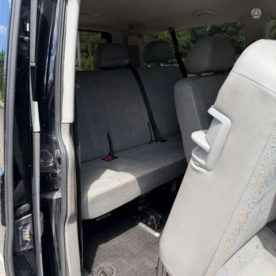 Black Volkswagen Transporter 2005 in Vilnius, with an engine capacity of 2.46 L and mileage of 373 thousand km for 6350 €, photo 8 on AUTOMOTO.COM.LV