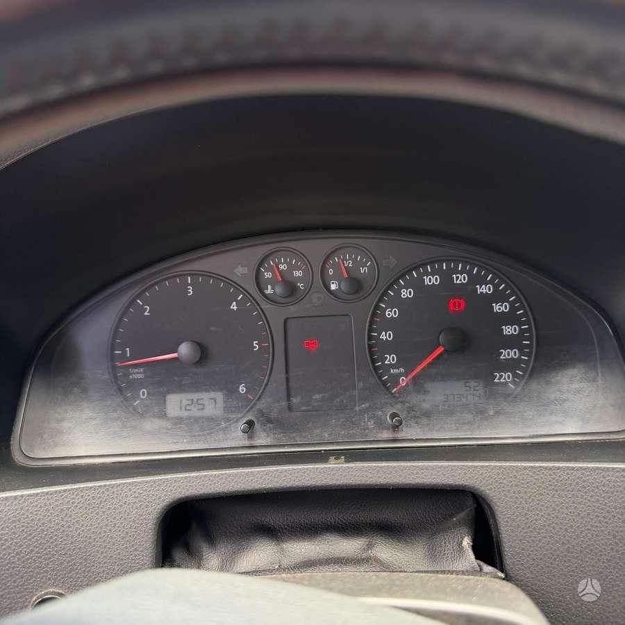 Black Volkswagen Transporter 2005 in Vilnius, with an engine capacity of 2.46 L and mileage of 373 thousand km for 6350 €, photo 11 on AUTOMOTO.COM.LV