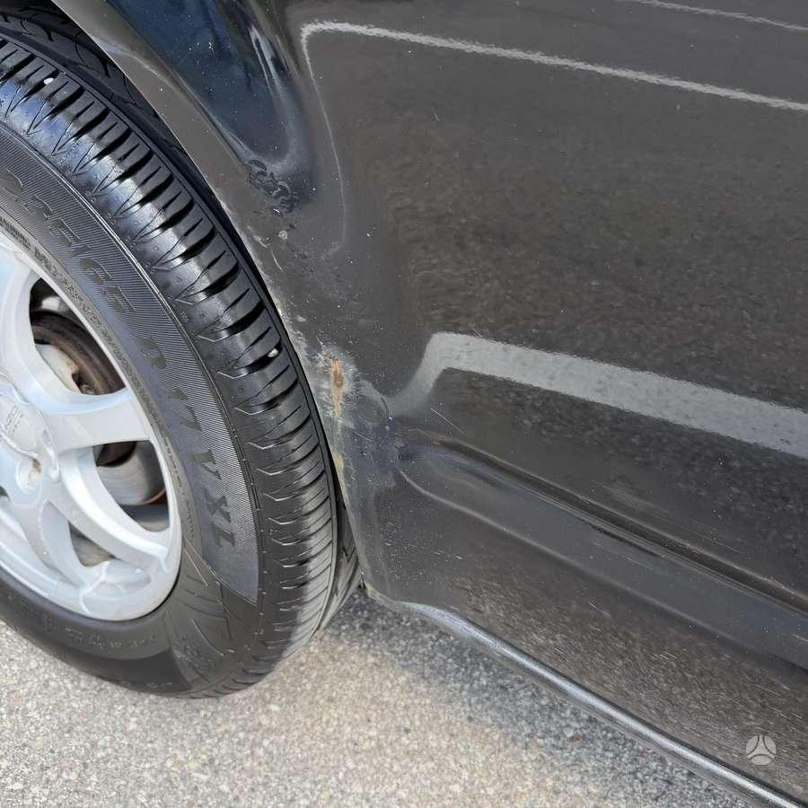 Black Volkswagen Transporter 2005 in Vilnius, with an engine capacity of 2.46 L and mileage of 373 thousand km for 6350 €, photo 17 on AUTOMOTO.COM.LV