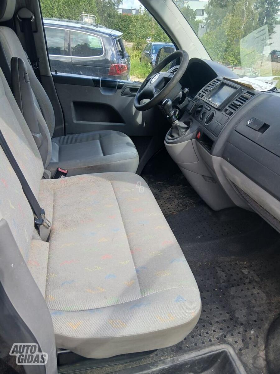 Black Volkswagen Transporter 2006 in Kaunas, with an engine capacity of 2.50 L and mileage of 500 thousand km for 2200 €, photo 8 on AUTOMOTO.COM.LV
