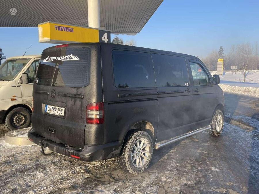 Black Volkswagen Transporter 2008 in Vilnius, with an engine capacity of 2.49 L and mileage of 350 thousand km for 4400 €, photo 4 on AUTOMOTO.COM.LV