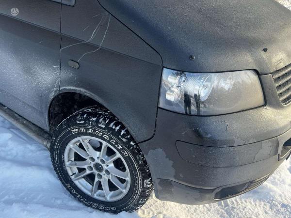 Black Volkswagen Transporter 2008 in Vilnius, with an engine capacity of 2.49 L and mileage of 350 thousand km for 4400 €, photo 8 on AUTOMOTO.COM.LV