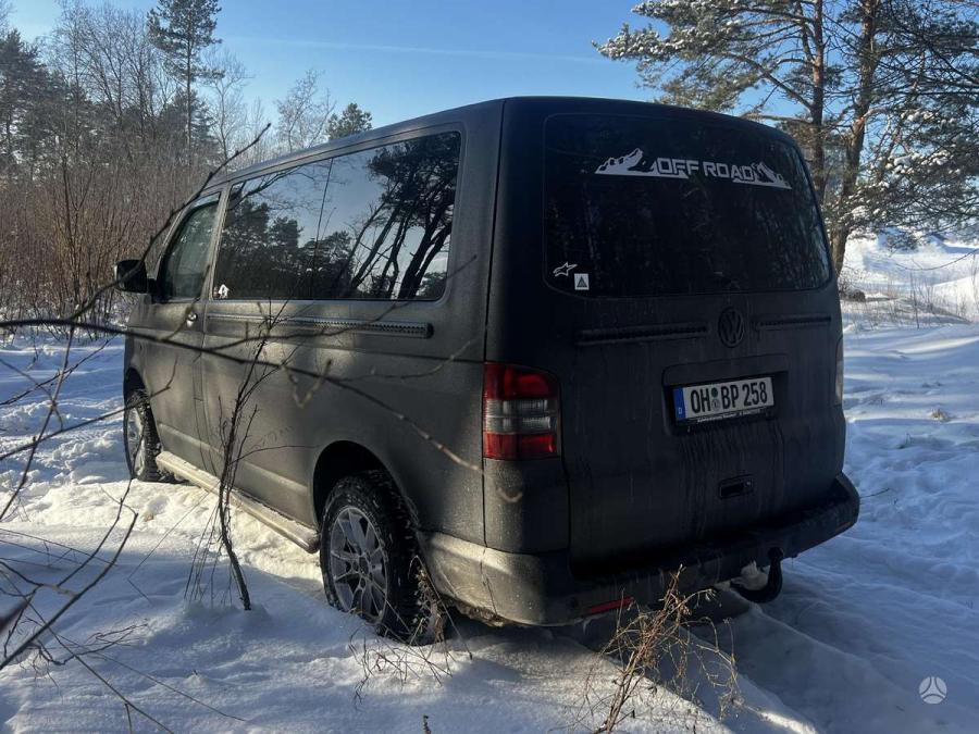 Black Volkswagen Transporter 2008 in Vilnius, with an engine capacity of 2.49 L and mileage of 350 thousand km for 4400 €, photo 13 on AUTOMOTO.COM.LV