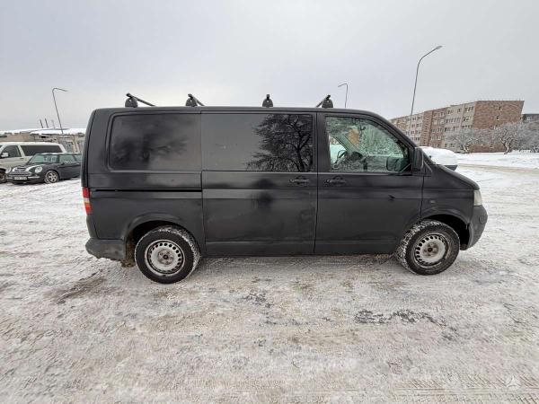 Melns Volkswagen Transporter 2009 Panevēža, ar dzinēja tilpumu 2.50 L un nobraukumu 270 tūkst. km par 4390 €, foto 4 vietnē AUTOMOTO.COM.LV