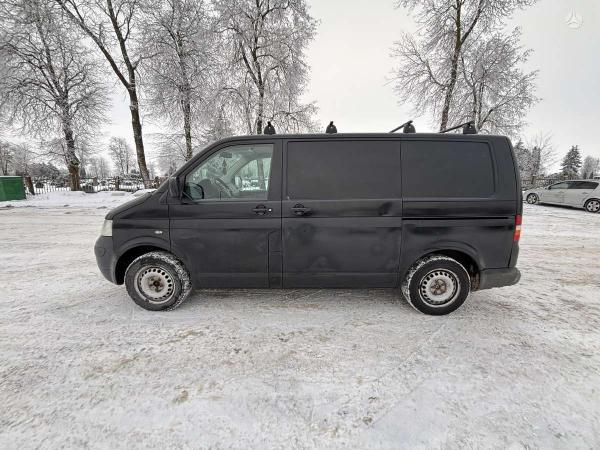 Melns Volkswagen Transporter 2009 Panevēža, ar dzinēja tilpumu 2.50 L un nobraukumu 270 tūkst. km par 4390 €, foto 5 vietnē AUTOMOTO.COM.LV