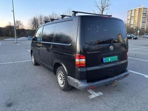Melns Volkswagen Transporter 2009 Panevēža, ar dzinēja tilpumu 2.47 L un nobraukumu 270 tūkst. km par 4000 €, foto 7 vietnē AUTOMOTO.COM.LV