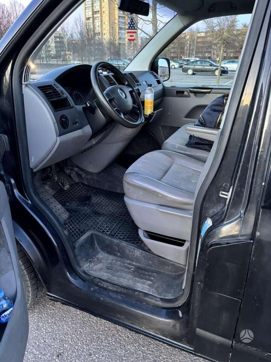 Melns Volkswagen Transporter 2009 Panevēža, ar dzinēja tilpumu 2.47 L un nobraukumu 270 tūkst. km par 4000 €, foto 11 vietnē AUTOMOTO.COM.LV