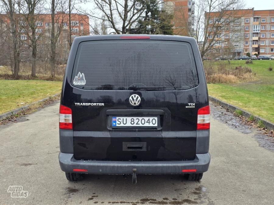Melns Volkswagen Transporter 2010 Mažeikiai, ar dzinēja tilpumu 2.00 L un nobraukumu 275 tūkst. km par 5700 €, foto 4 vietnē AUTOMOTO.COM.LV
