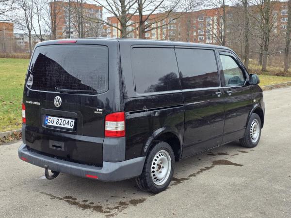 Black Volkswagen Transporter 2010 in Mazeikiai, with an engine capacity of 2.00 L and mileage of 275 thousand km for 5700 €, photo 5 on AUTOMOTO.COM.LV