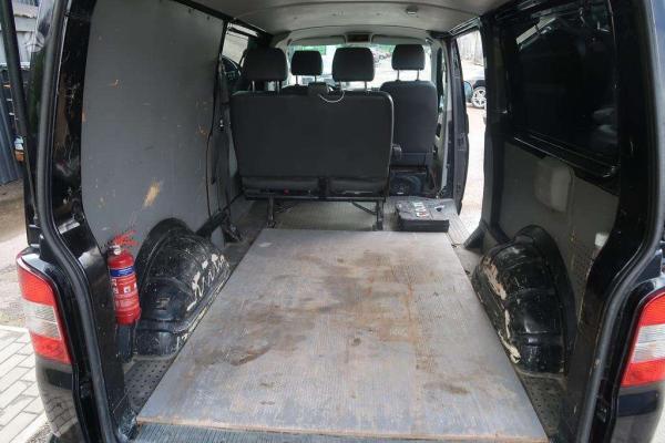 Melns Volkswagen Transporter 2010 Kauņa, ar dzinēja tilpumu 1.97 L un nobraukumu 359 tūkst. km par 7500 €, foto 8 vietnē AUTOMOTO.COM.LV