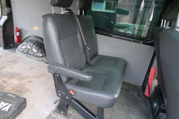 Melns Volkswagen Transporter 2010 Kauņa, ar dzinēja tilpumu 1.97 L un nobraukumu 359 tūkst. km par 7500 €, foto 9 vietnē AUTOMOTO.COM.LV