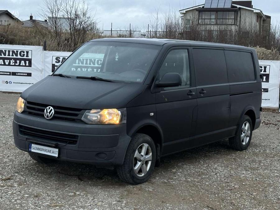 Melns Volkswagen Transporter 2012 Viļņa, ar dzinēja tilpumu 1.97 L un nobraukumu 393 tūkst. km par 5100 €, foto 2 vietnē AUTOMOTO.COM.LV