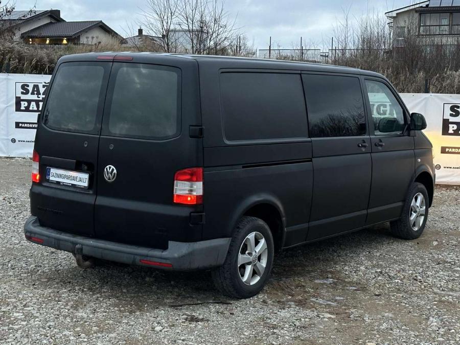 Melns Volkswagen Transporter 2012 Viļņa, ar dzinēja tilpumu 1.97 L un nobraukumu 393 tūkst. km par 5100 €, foto 4 vietnē AUTOMOTO.COM.LV