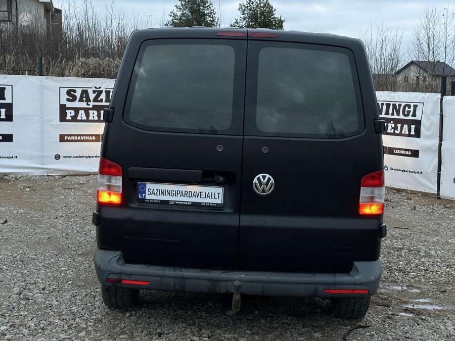 Melns Volkswagen Transporter 2012 Viļņa, ar dzinēja tilpumu 1.97 L un nobraukumu 393 tūkst. km par 5100 €, foto 5 vietnē AUTOMOTO.COM.LV