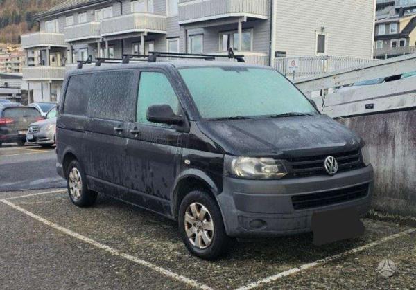Melns Volkswagen Transporter 2013 Skuodas, ar dzinēja tilpumu 1.97 L un nobraukumu 210 tūkst. km par 4100 €, foto 1 vietnē AUTOMOTO.COM.LV