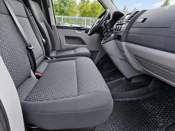 Melns Volkswagen Transporter 2015 Pakruojis, ar dzinēja tilpumu 2.00 L un nobraukumu 209 tūkst. km par 8900 €, foto 8 vietnē AUTOMOTO.COM.LV