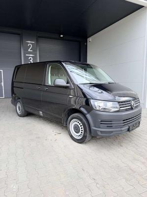Black Volkswagen Transporter 2016 in Vilnius, with an engine capacity of 2.00 L and mileage of 203 thousand km for 7600 €, photo 3 on AUTOMOTO.COM.LV